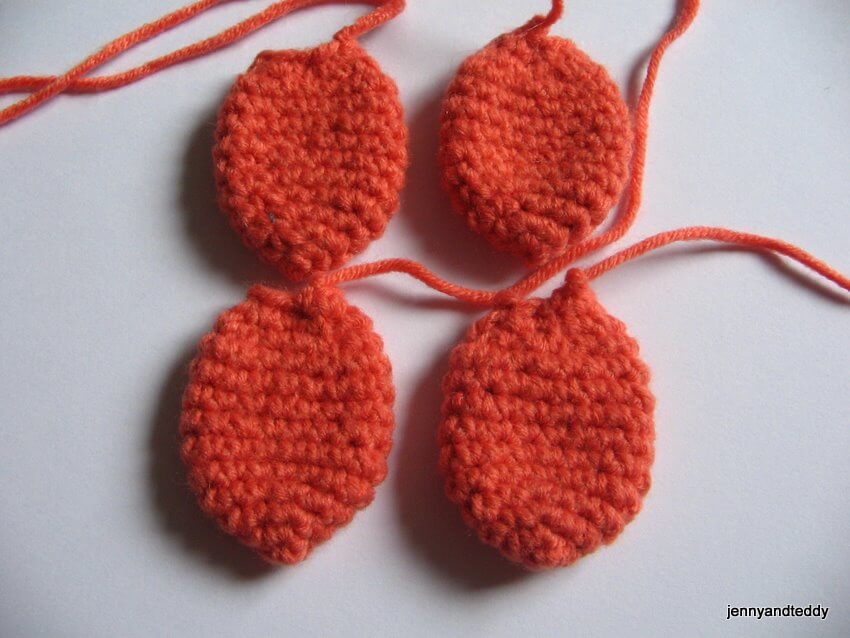 Small crochet duck amigurumi pattern Jenny & Teddy