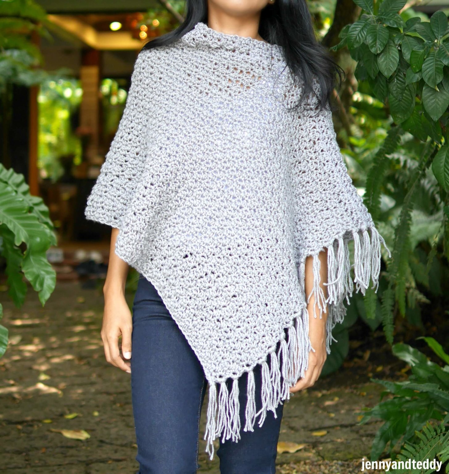 Nina chunky poncho wrap free crochet pattern - jennyandteddy