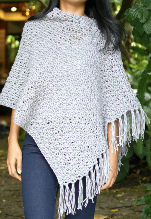 Cozy fringe poncho free pattern Jenny & Teddy